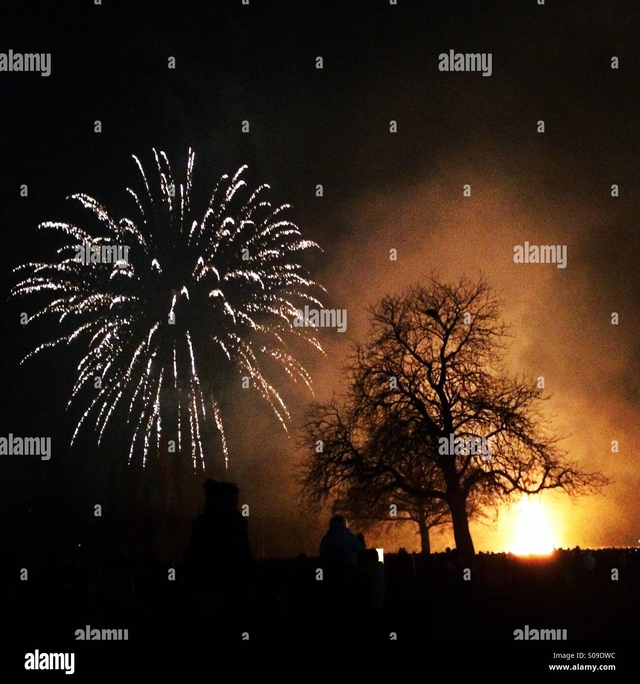 Bonfire scenery hi-res stock photography and images - Alamy