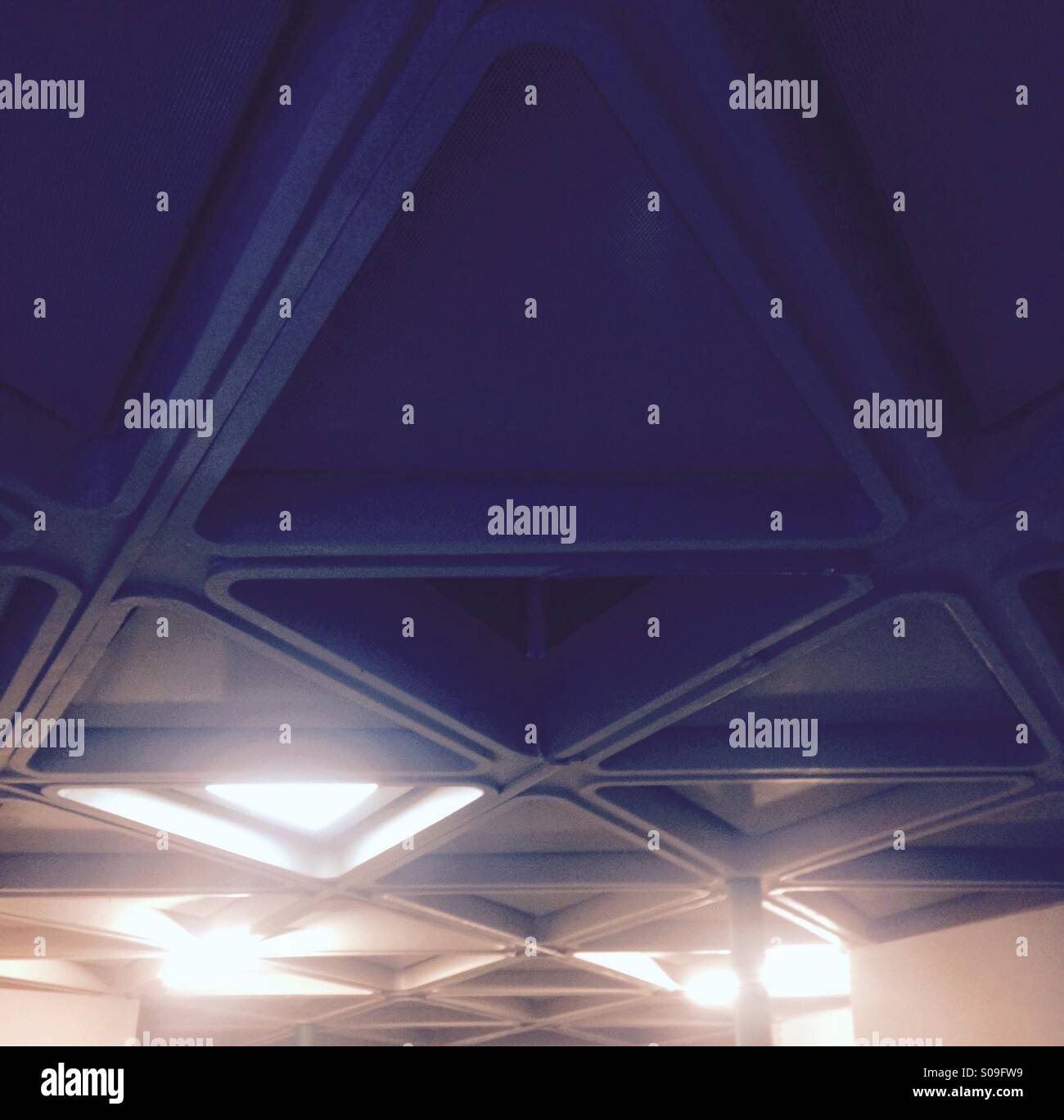 Triangles architecture hi-res stock photography and images - Alamy
