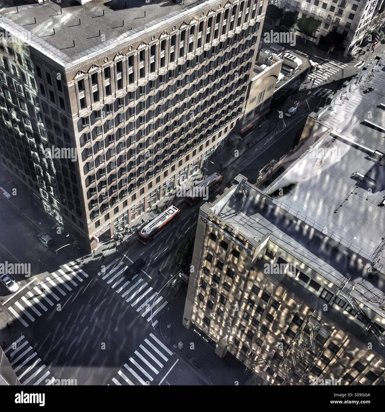 Top of a building hi-res stock photography and images - Alamy