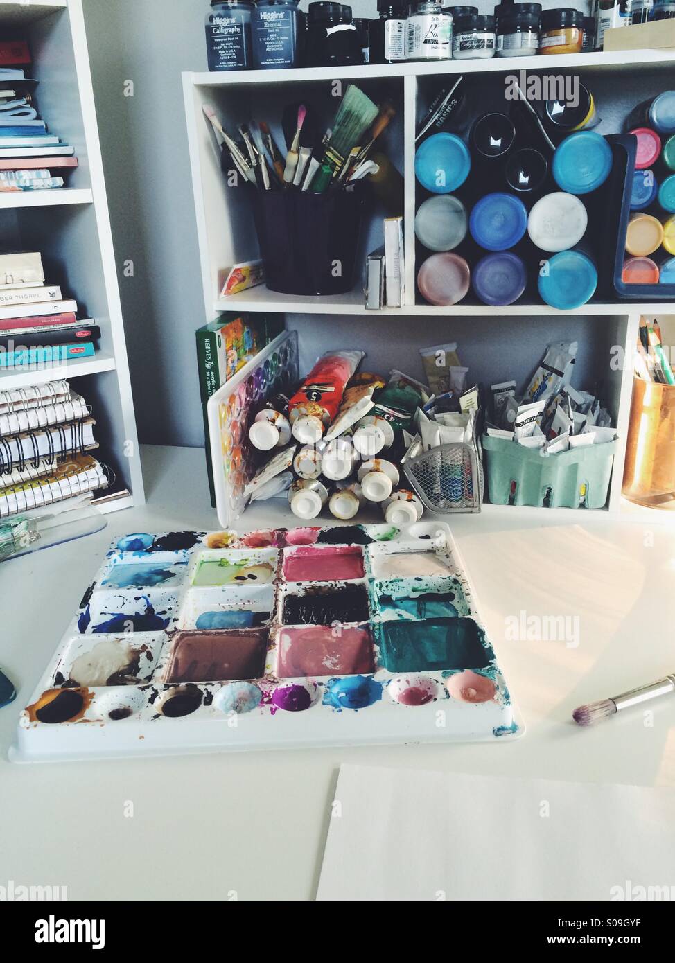 Pallet of colors hi-res stock photography and images - Alamy