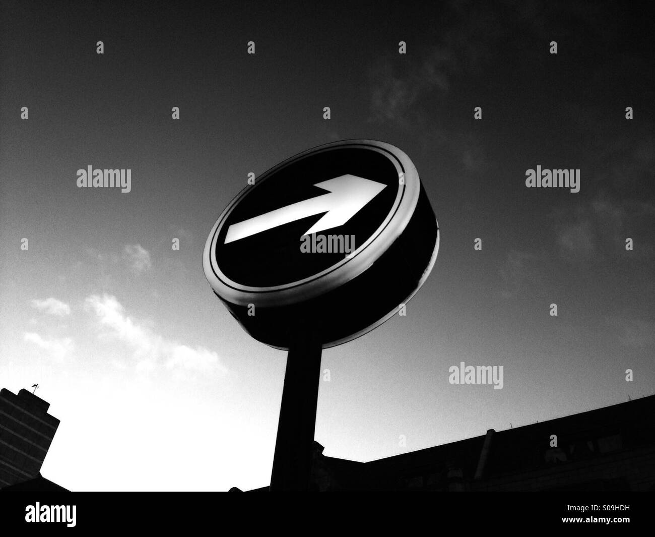 One way sign uk hi-res stock photography and images - Alamy