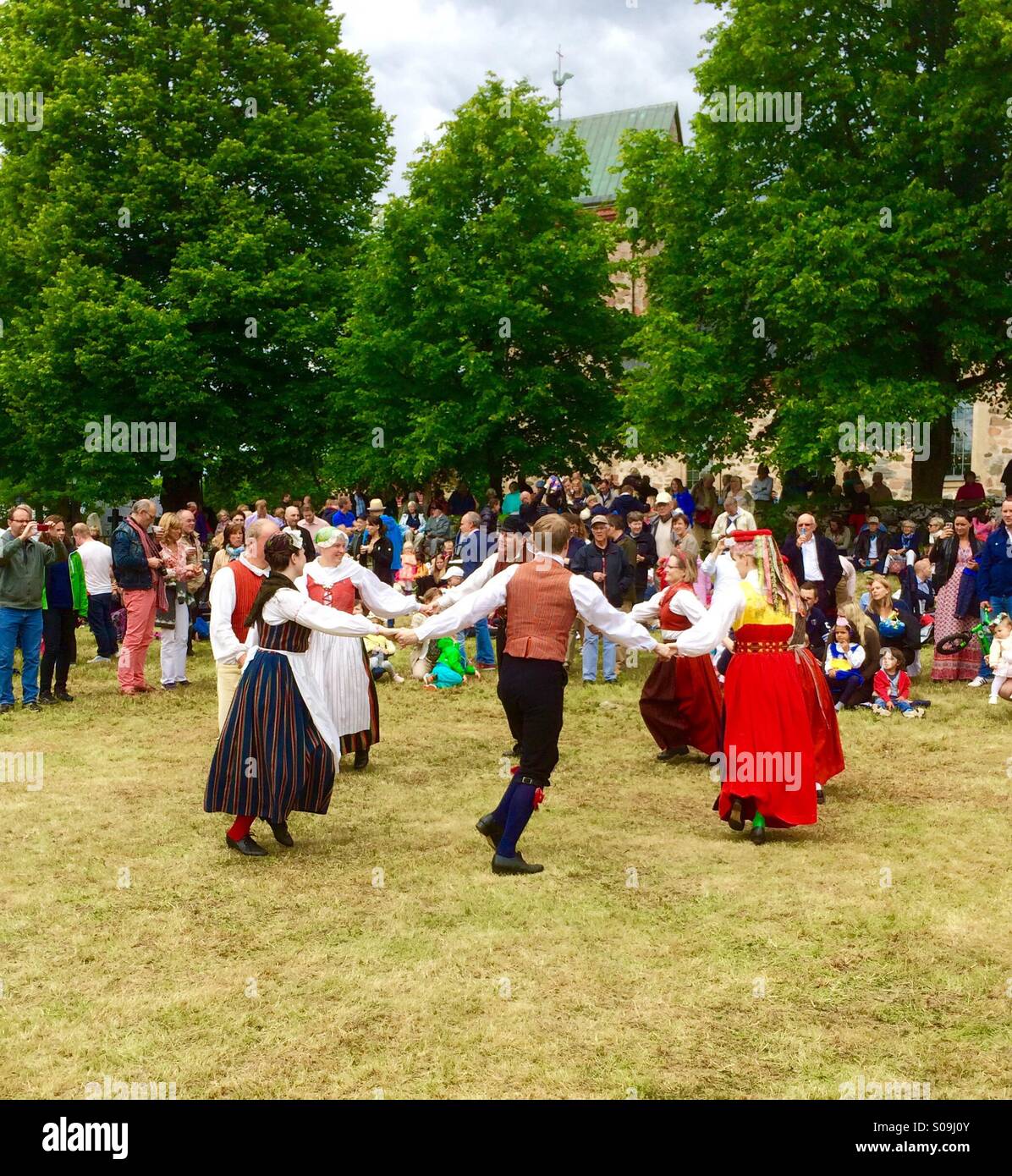 Sweden midsummer dance hi-res stock photography and images - Alamy