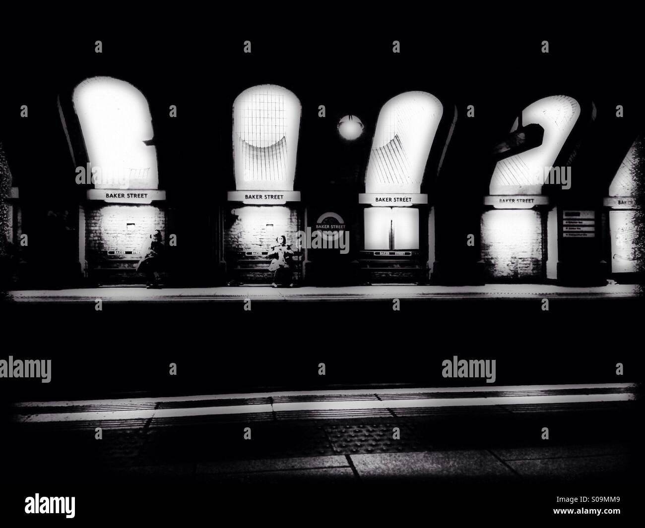 Baker Street Tube platform, London, UK Stock Photo - Alamy
