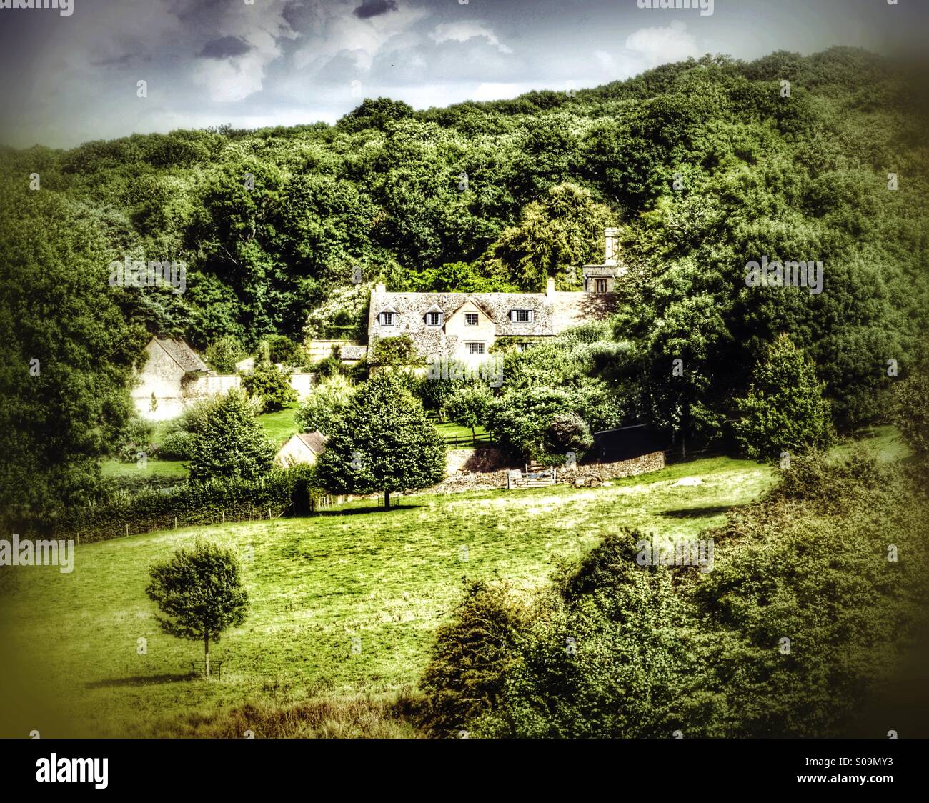 Cotswold farmhouse hi-res stock photography and images - Alamy
