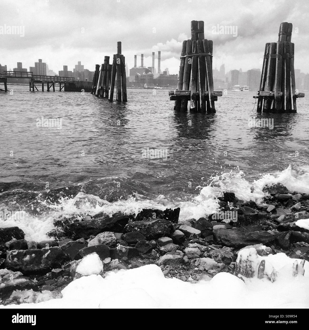 Brooklyn waterfront hi-res stock photography and images - Alamy