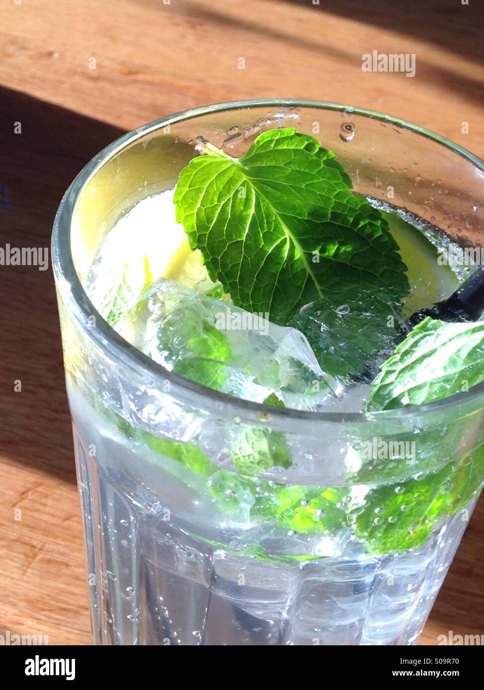 Sparkling drink hi-res stock photography and images - Alamy