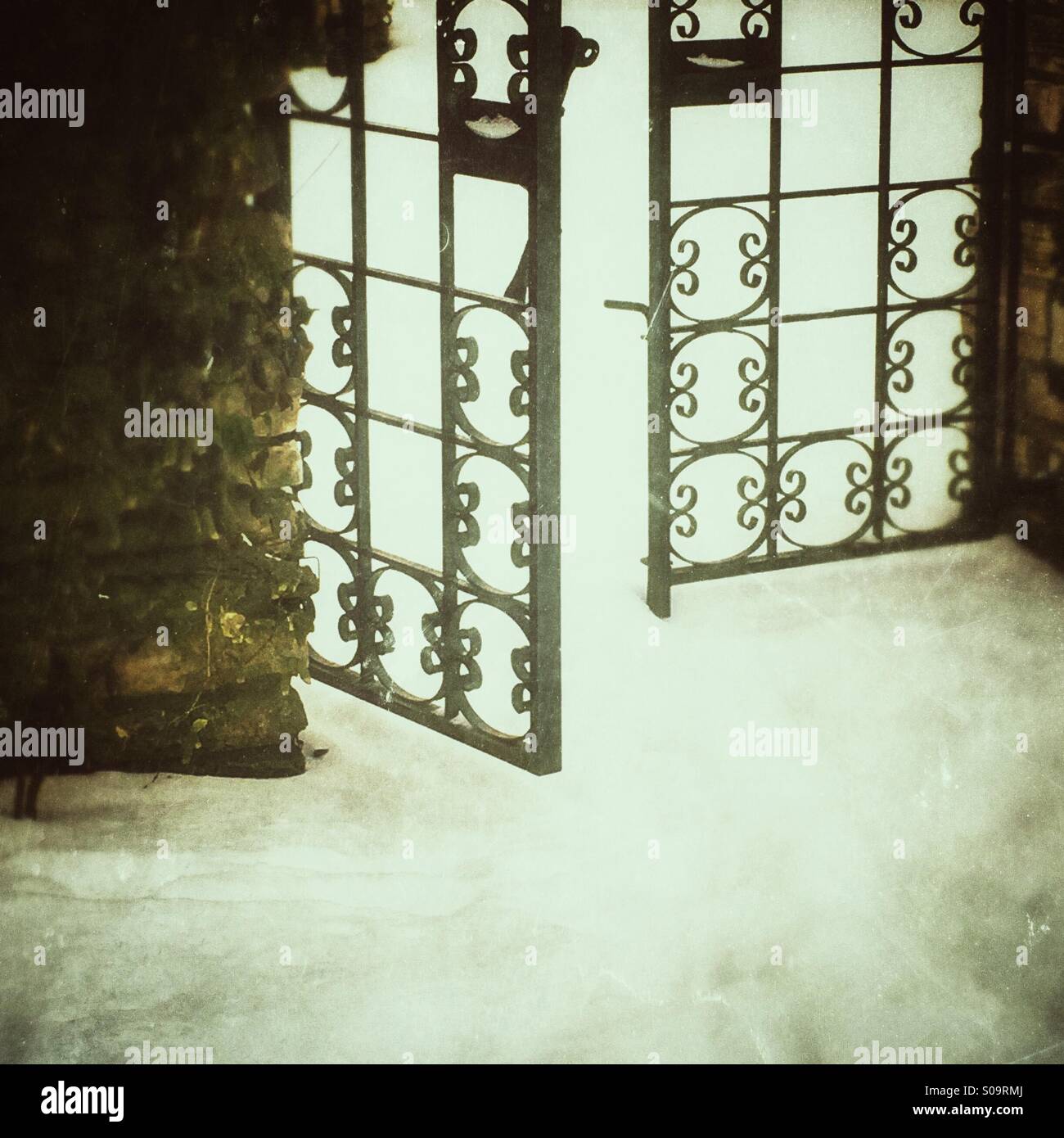 Entrance gate snow hi-res stock photography and images - Alamy