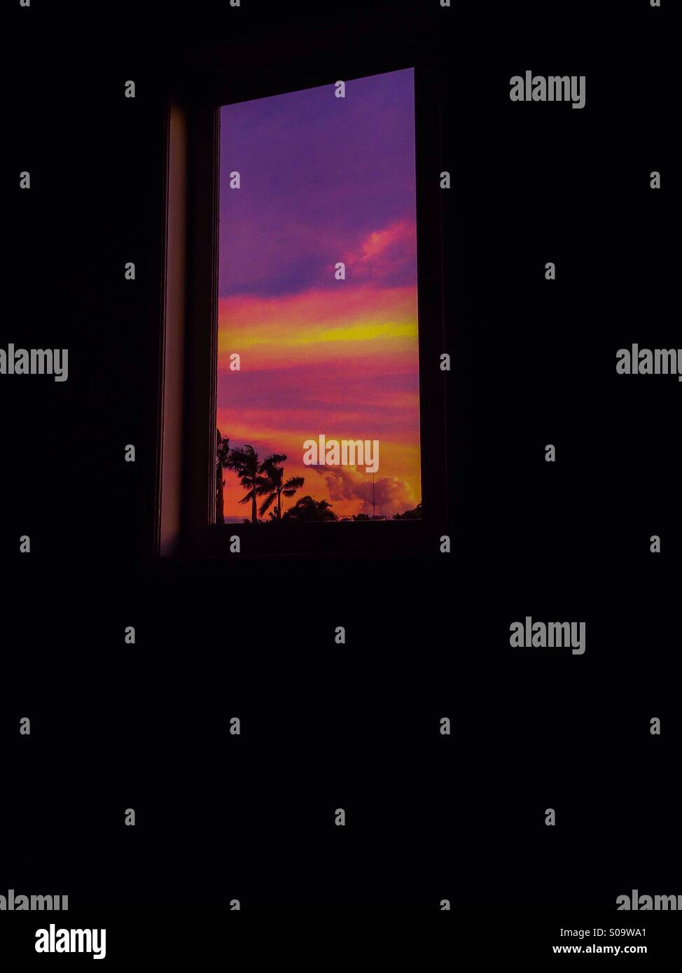 Windows sunset hi-res stock photography and images - Alamy