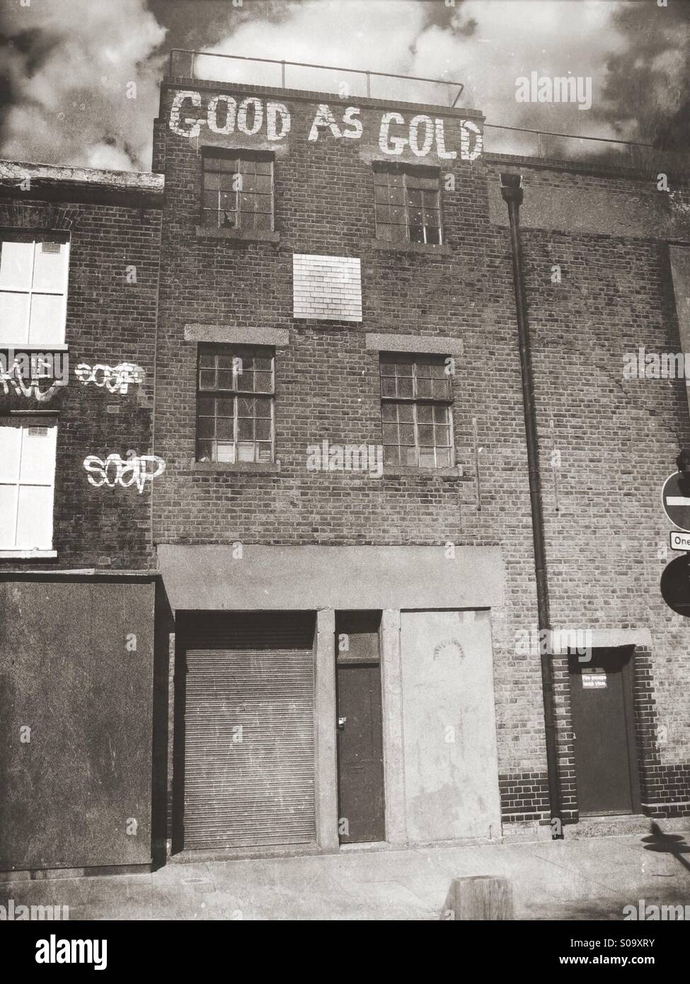 Old warehouse building hi-res stock photography and images - Alamy