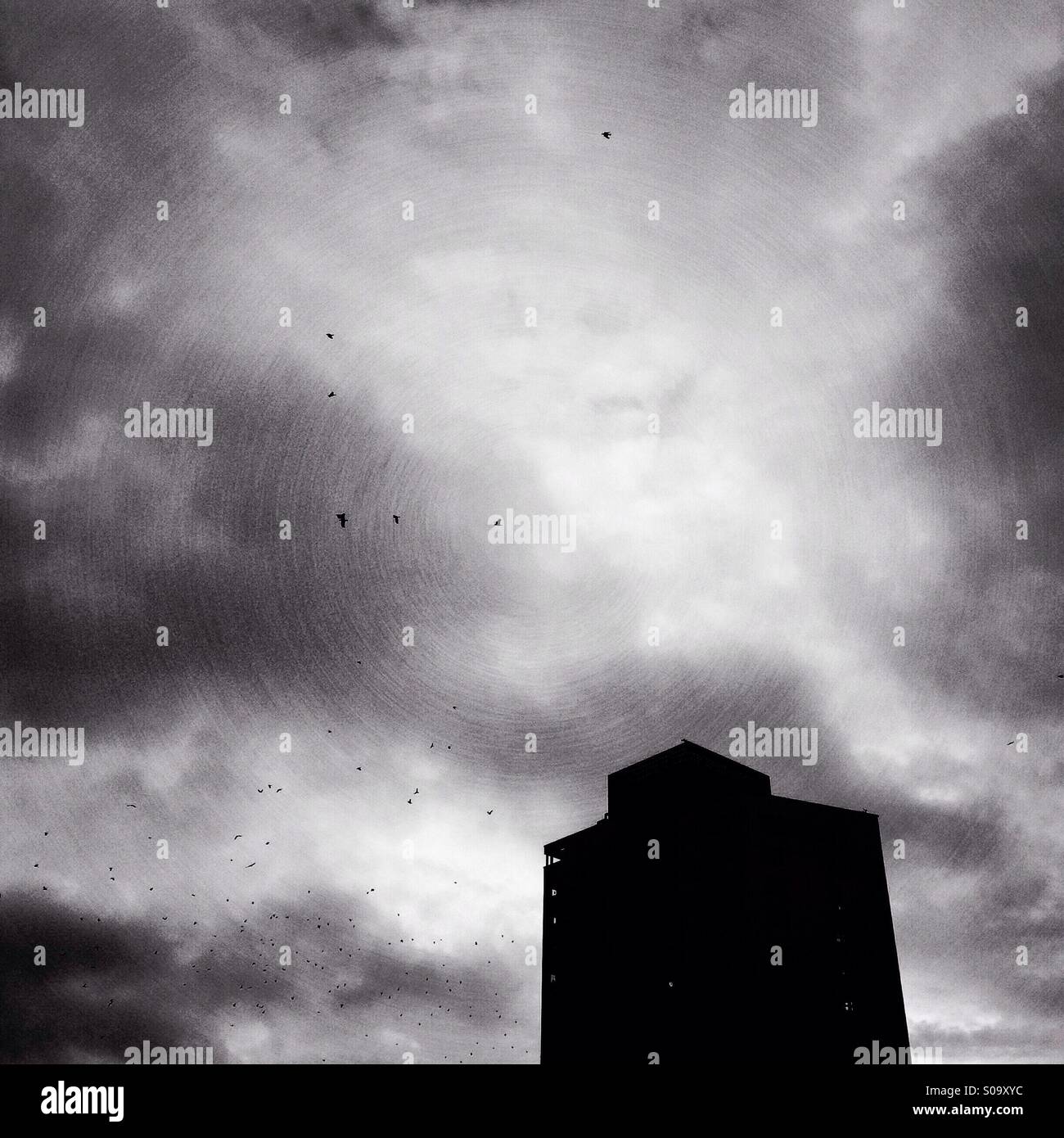 Dark building hi-res stock photography and images - Alamy