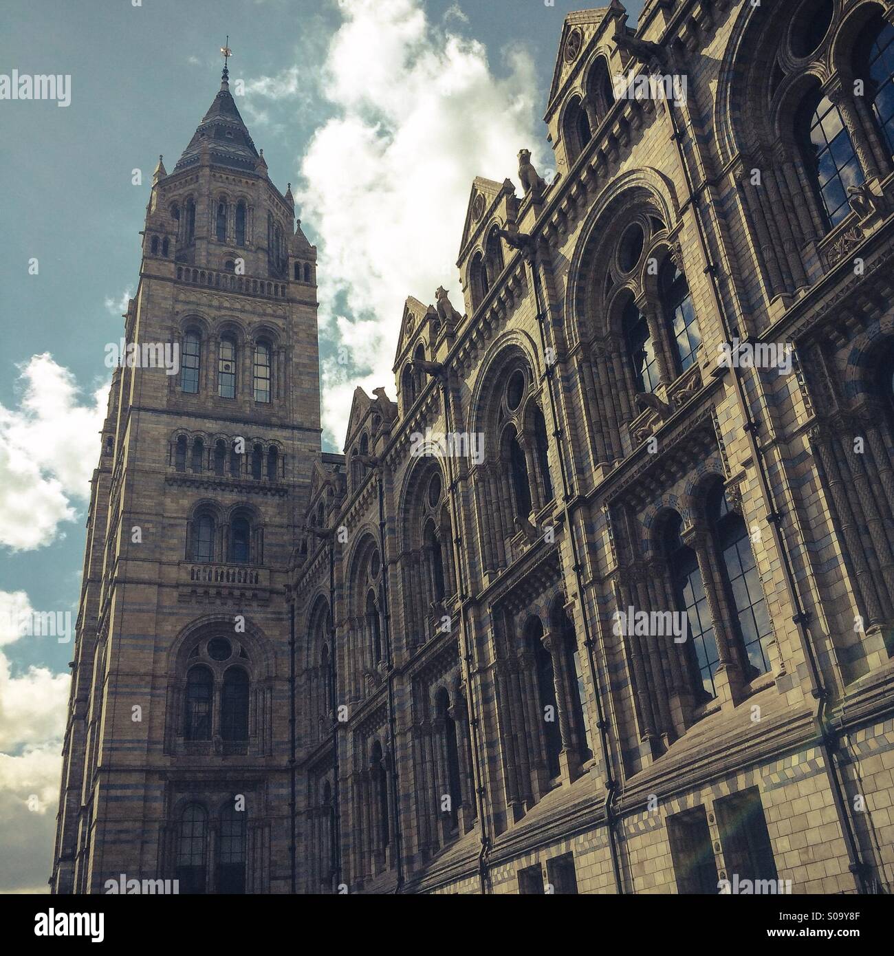 Exterior natural history museum hi-res stock photography and images - Alamy