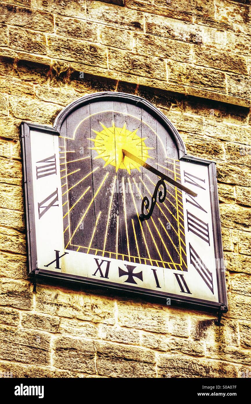 Sundial clock time hi-res stock photography and images - Alamy