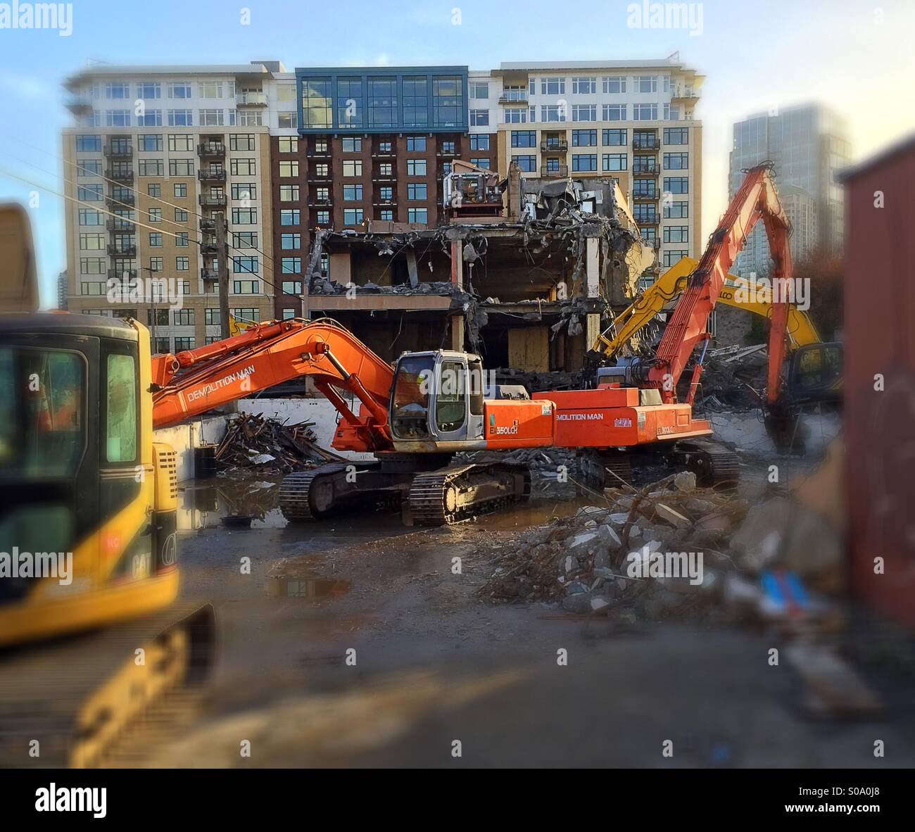 Tear down building hi-res stock photography and images - Alamy