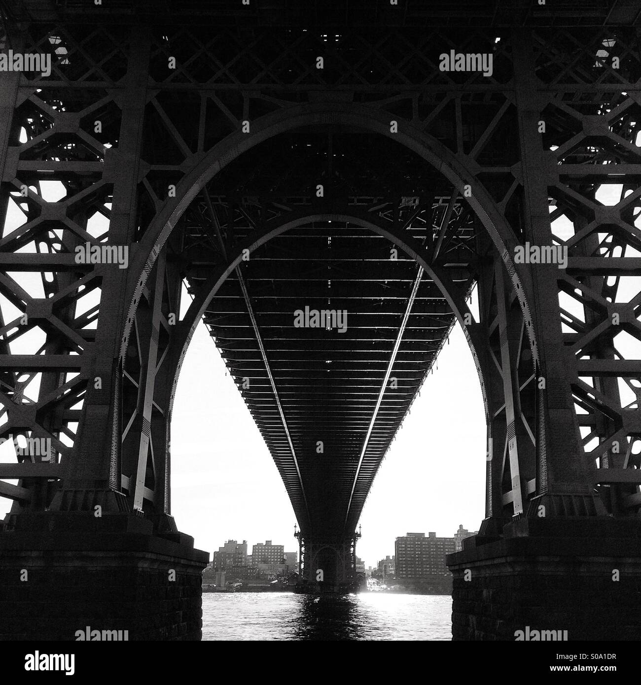 Black and white williamsburg bridge hi-res stock photography and images ...