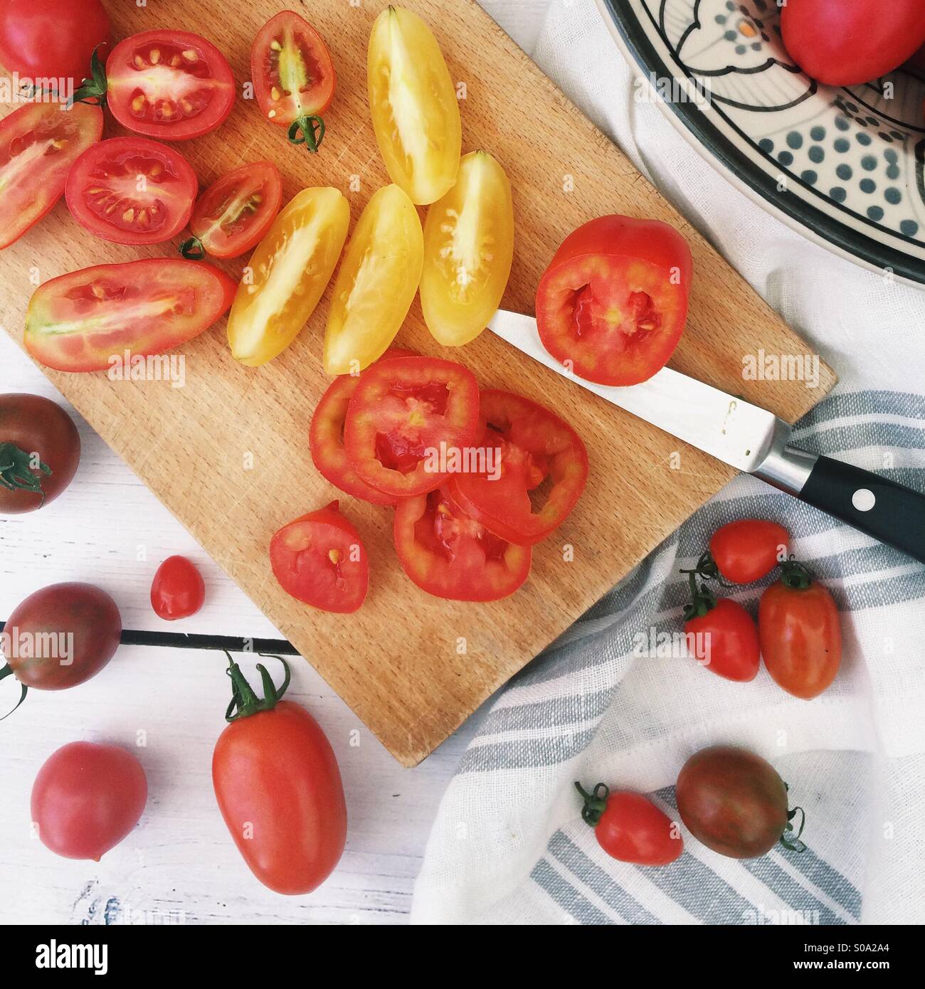 Cutting Up Tomatoes High Resolution Stock Photography and Images - Alamy