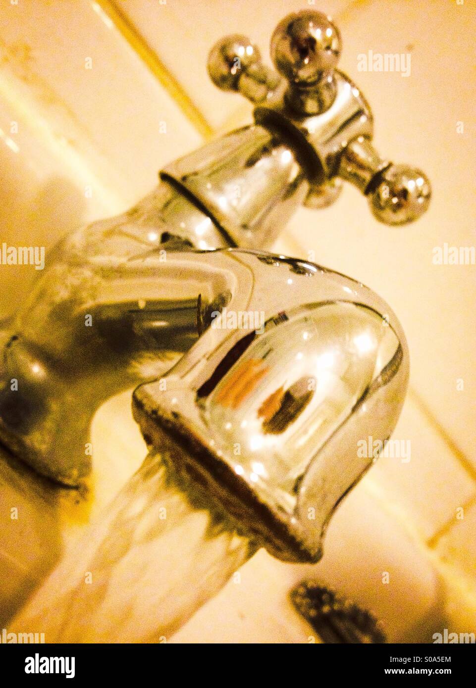 Hot and cold tap hi-res stock photography and images - Alamy