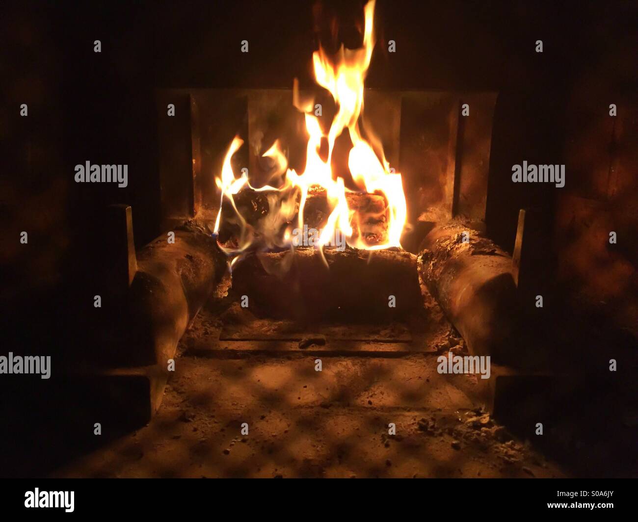Roaring fireplace hi-res stock photography and images - Alamy