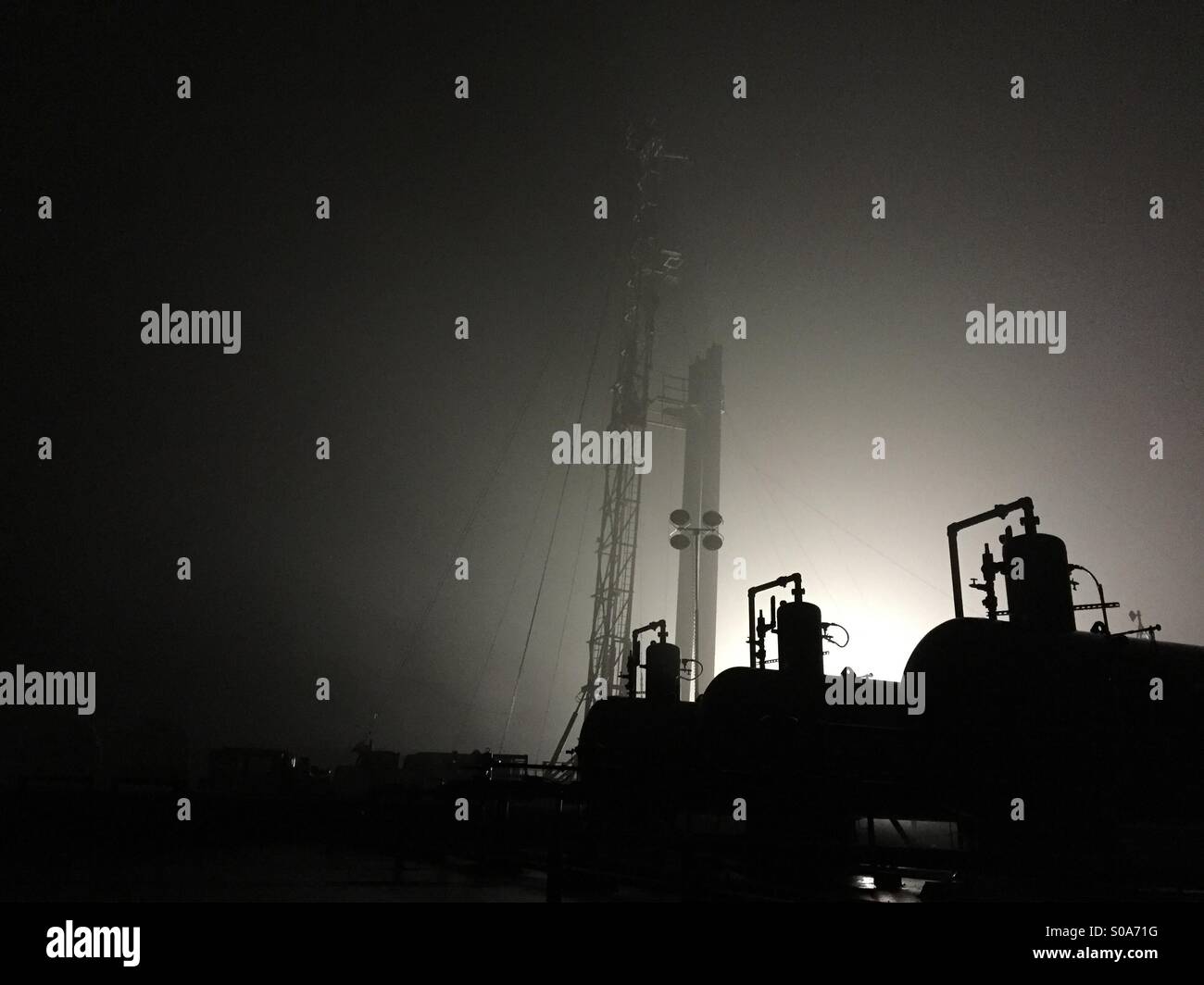 Workover rig hi-res stock photography and images - Alamy