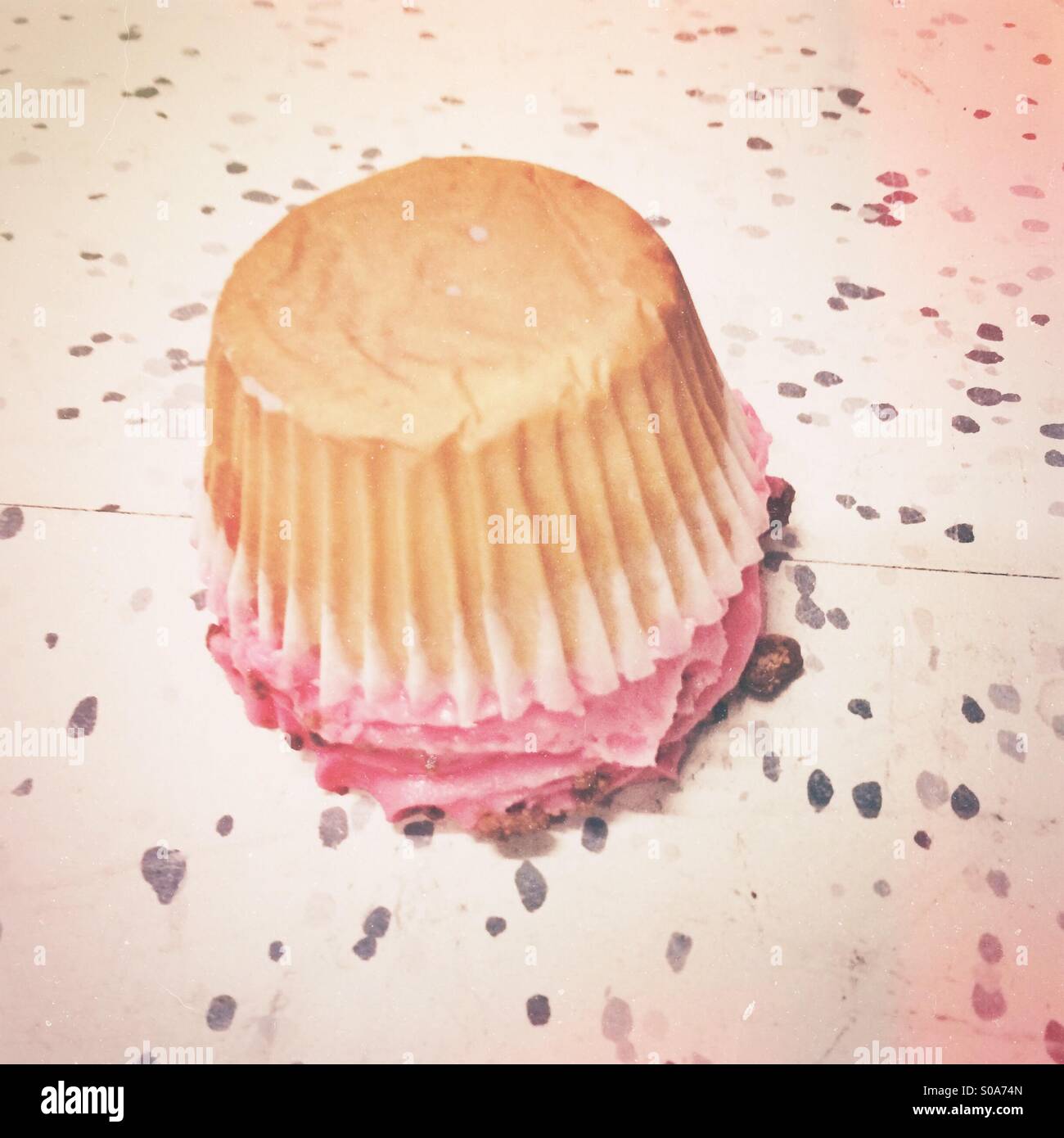 Fallen cake hi-res stock photography and images - Alamy