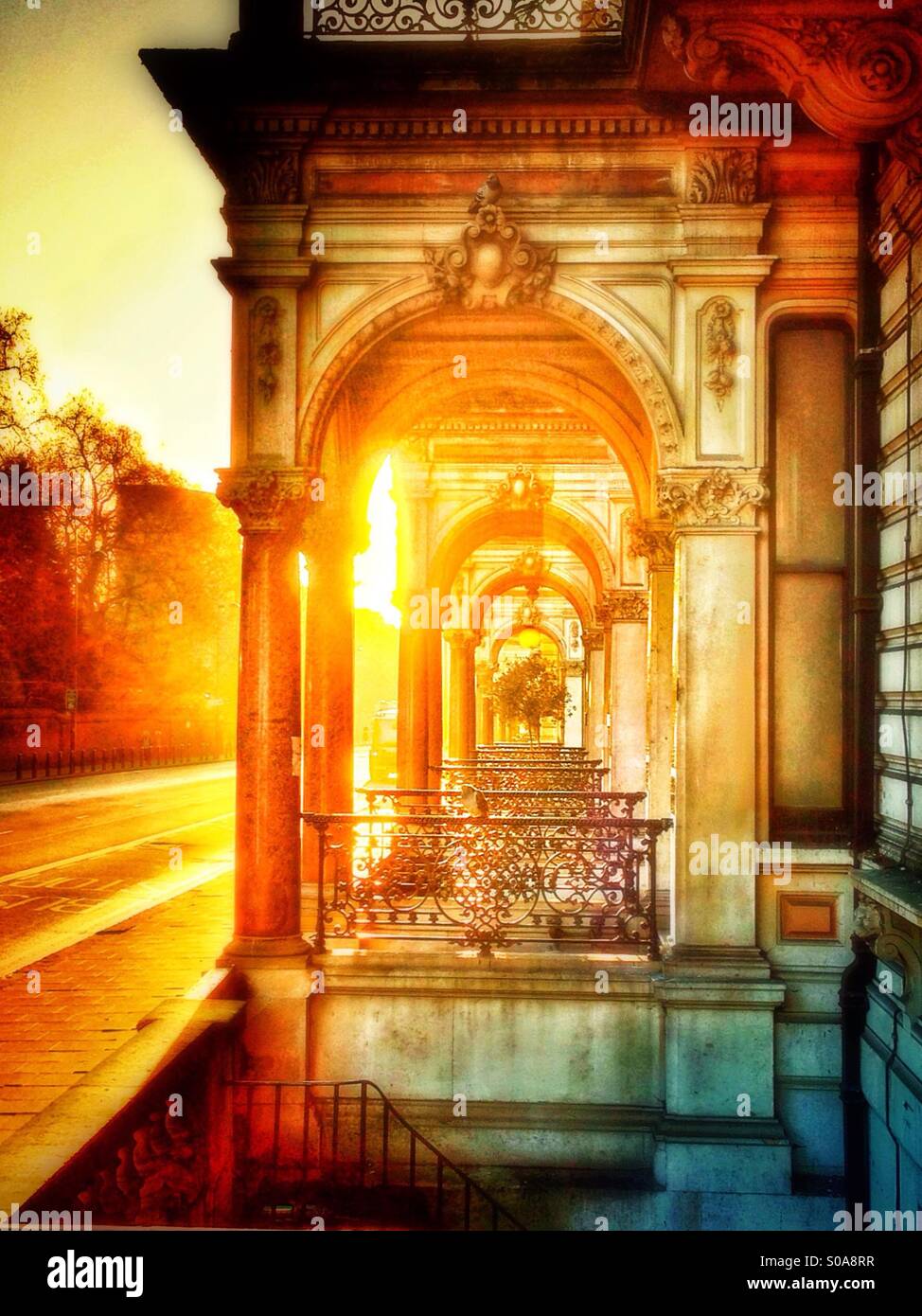 London morning sunshine hi-res stock photography and images - Alamy