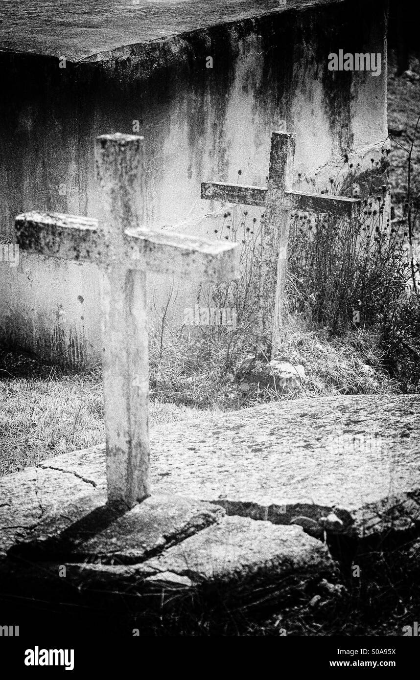 Two crosses hi-res stock photography and images - Alamy