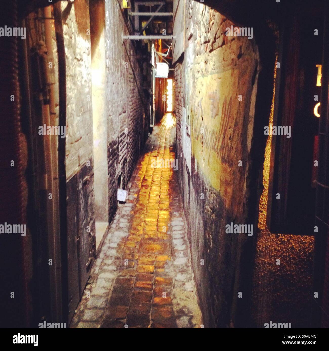 Walls alleyway brick hi-res stock photography and images - Alamy