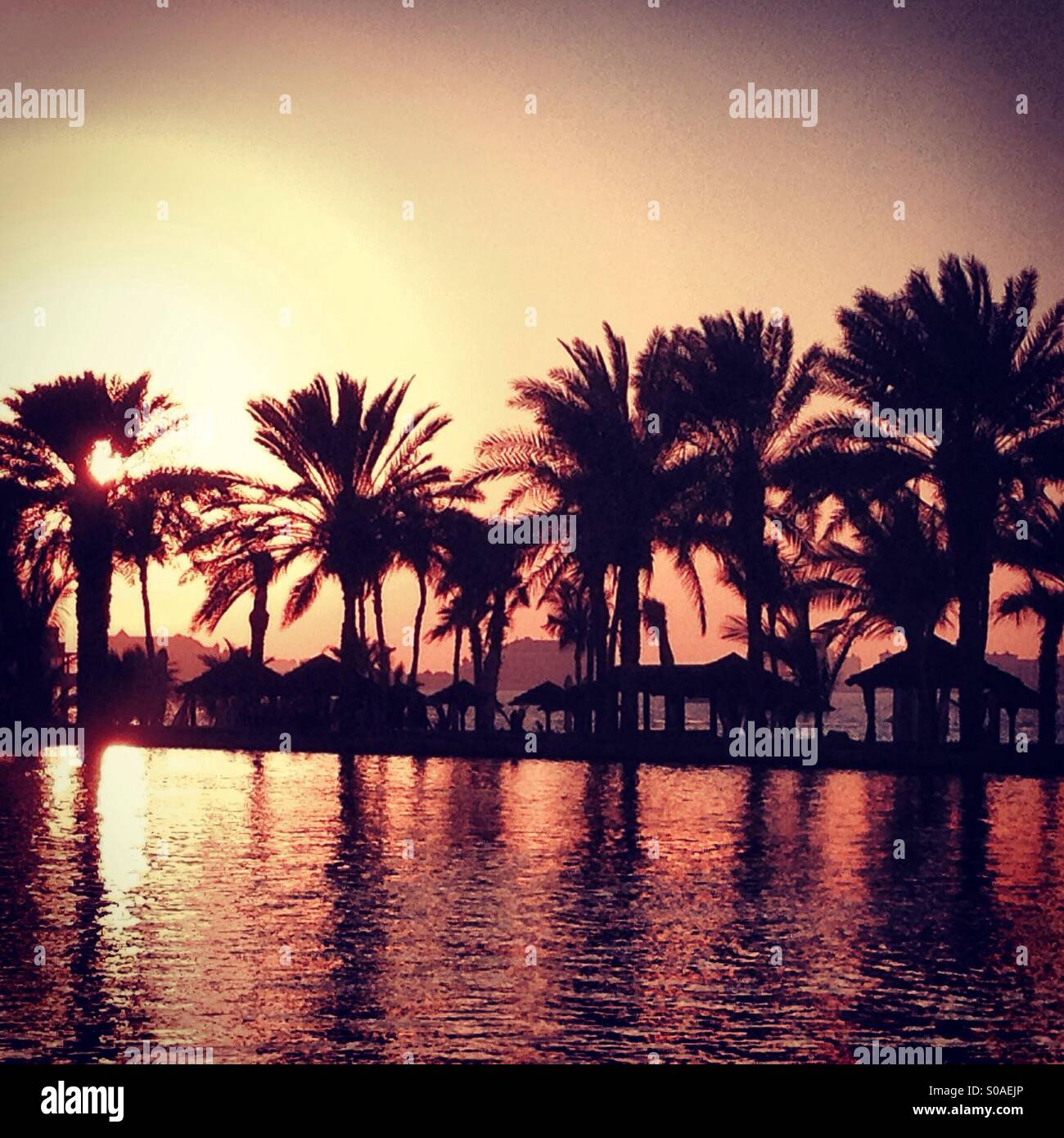 Dubai sunset hi-res stock photography and images - Alamy