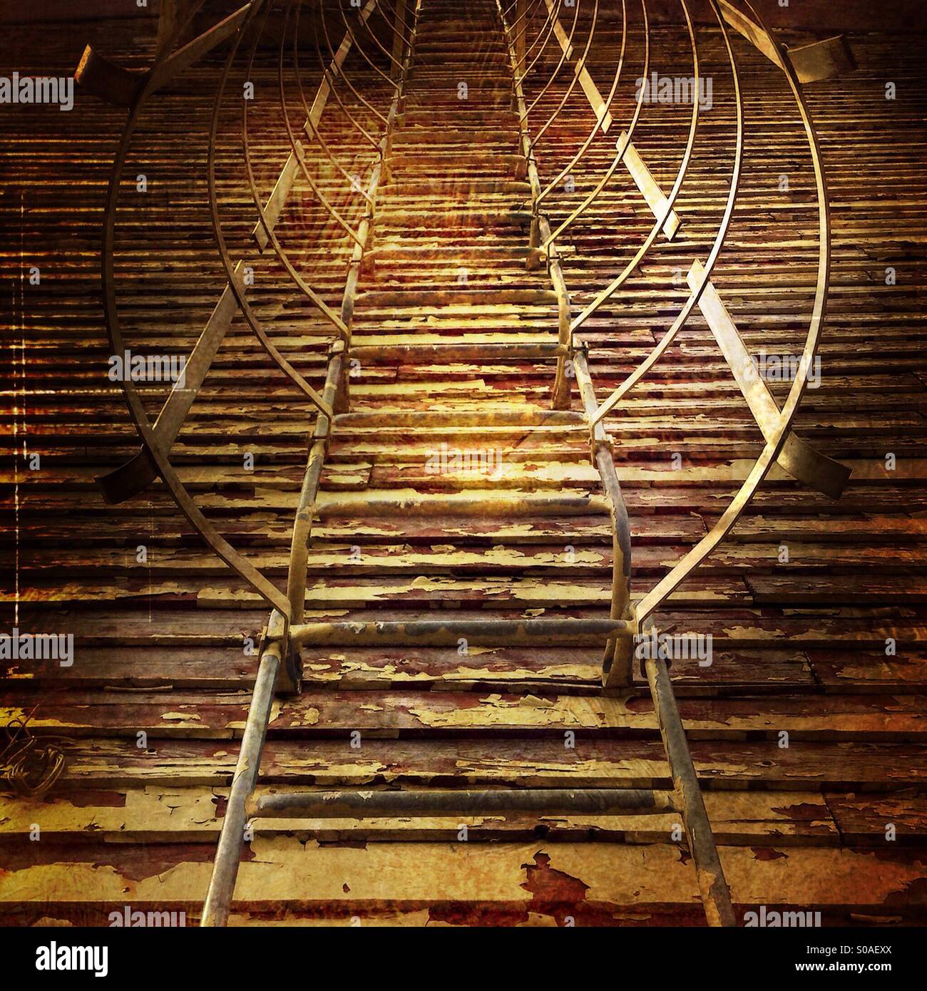 Fixed ladder hi-res stock photography and images - Alamy