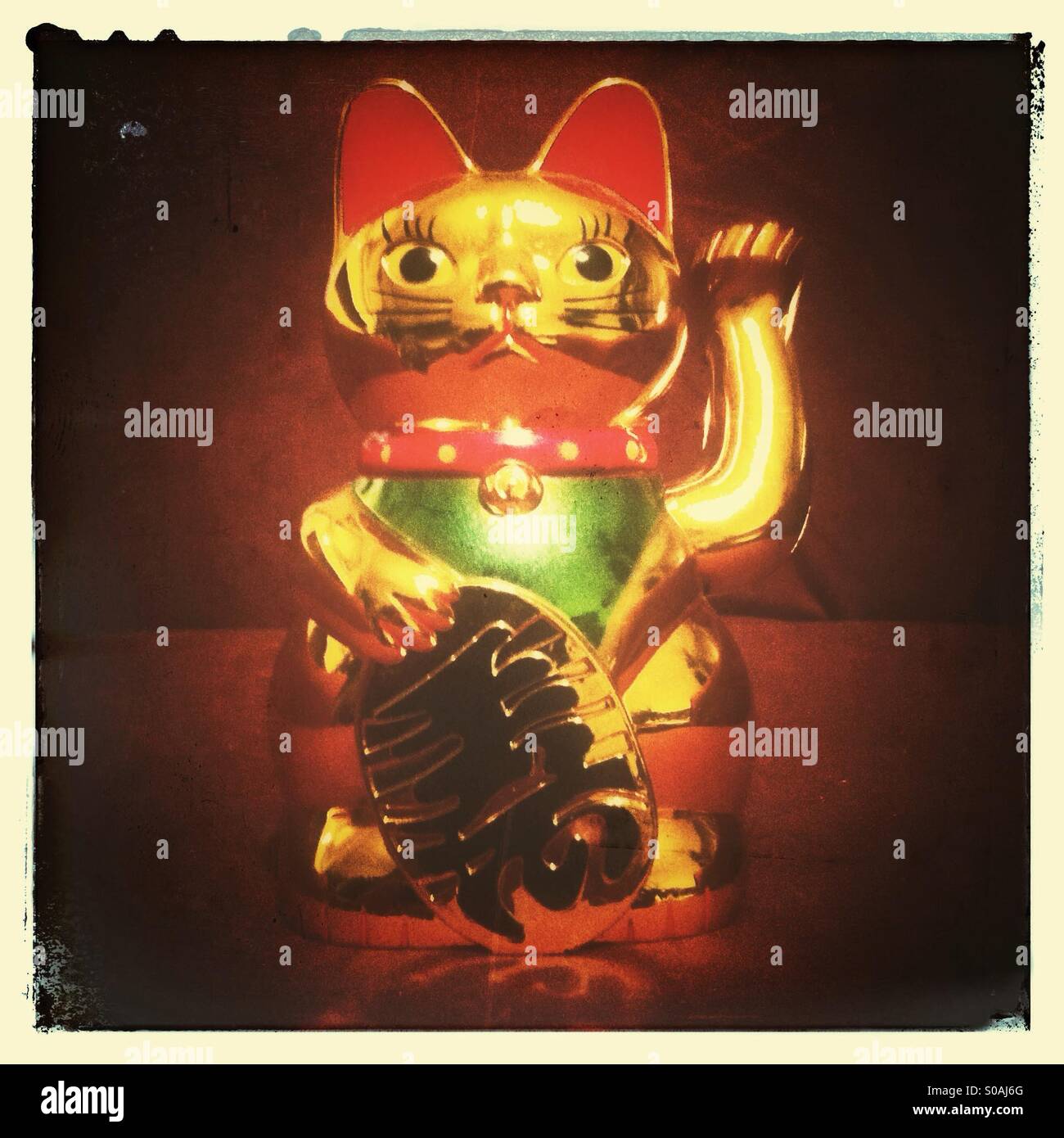 Chinese cat waving hi-res stock photography and images - Alamy