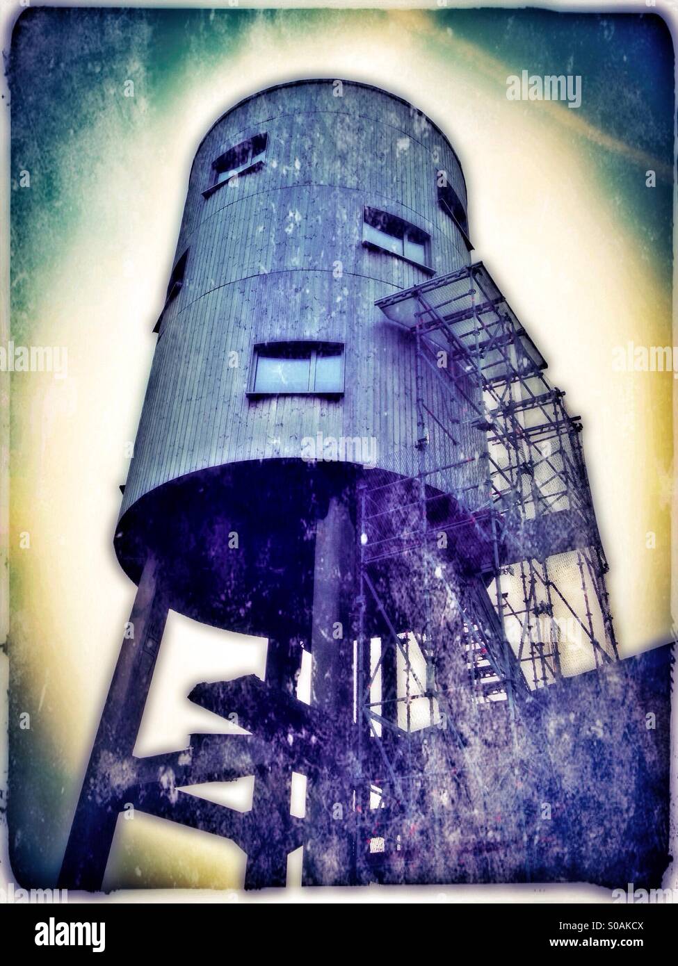 Cylindrical shape hi-res stock photography and images - Alamy