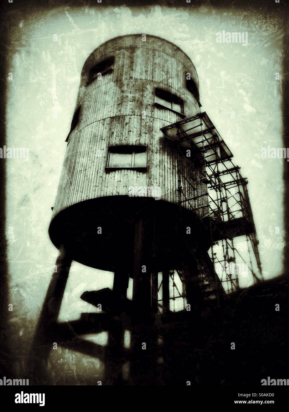 Cylinder shaped building hi-res stock photography and images - Alamy