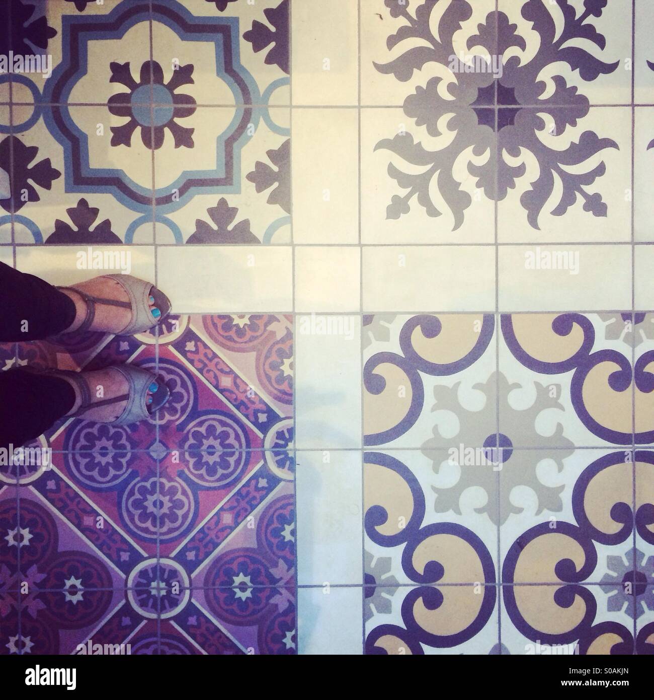 Pretty tiles hi-res stock photography and images - Alamy