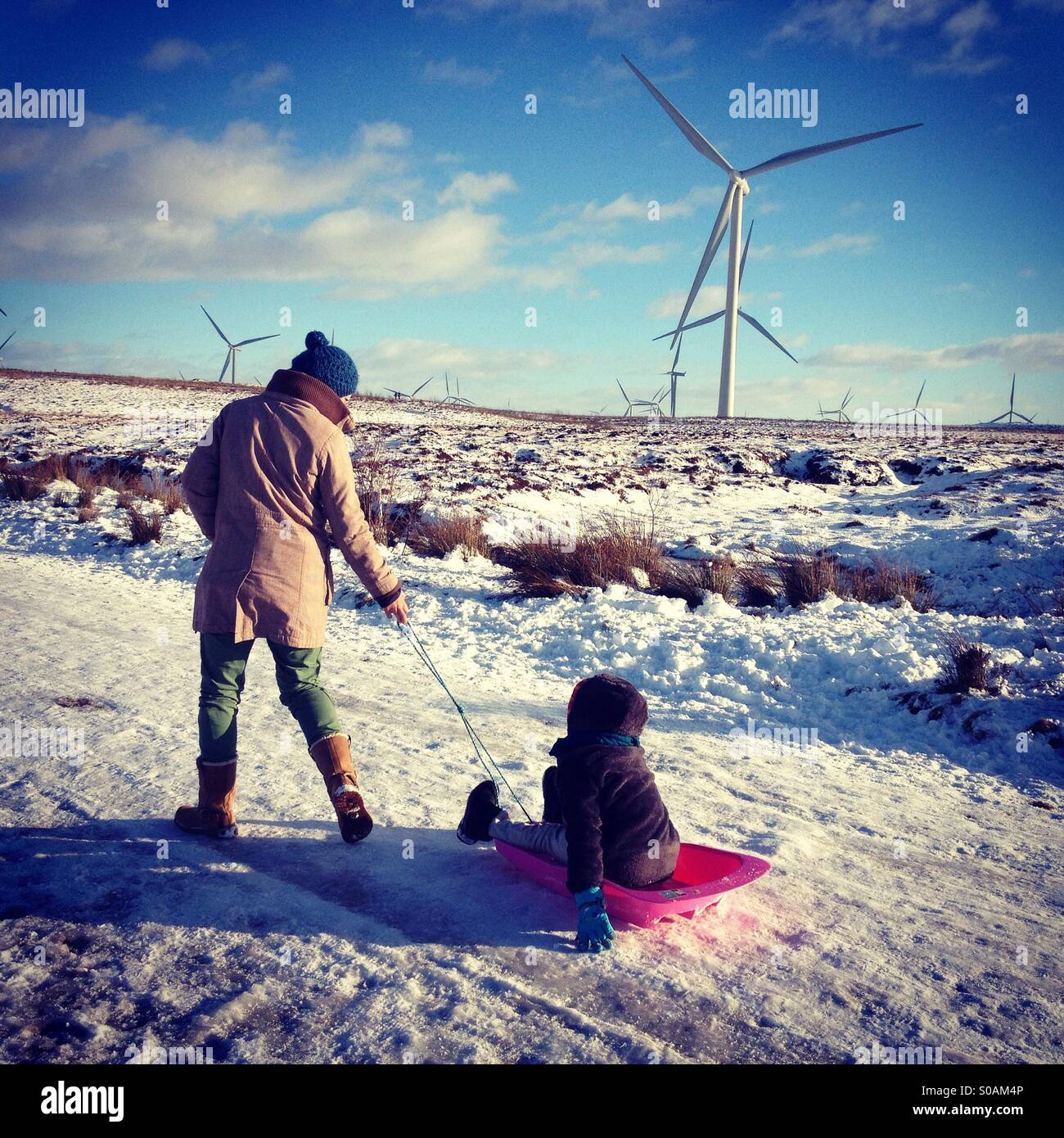 Child wind hi-res stock photography and images - Alamy
