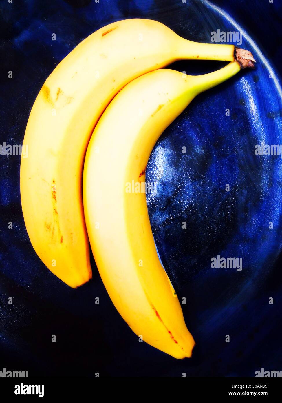 Two bananas hi-res stock photography and images - Alamy