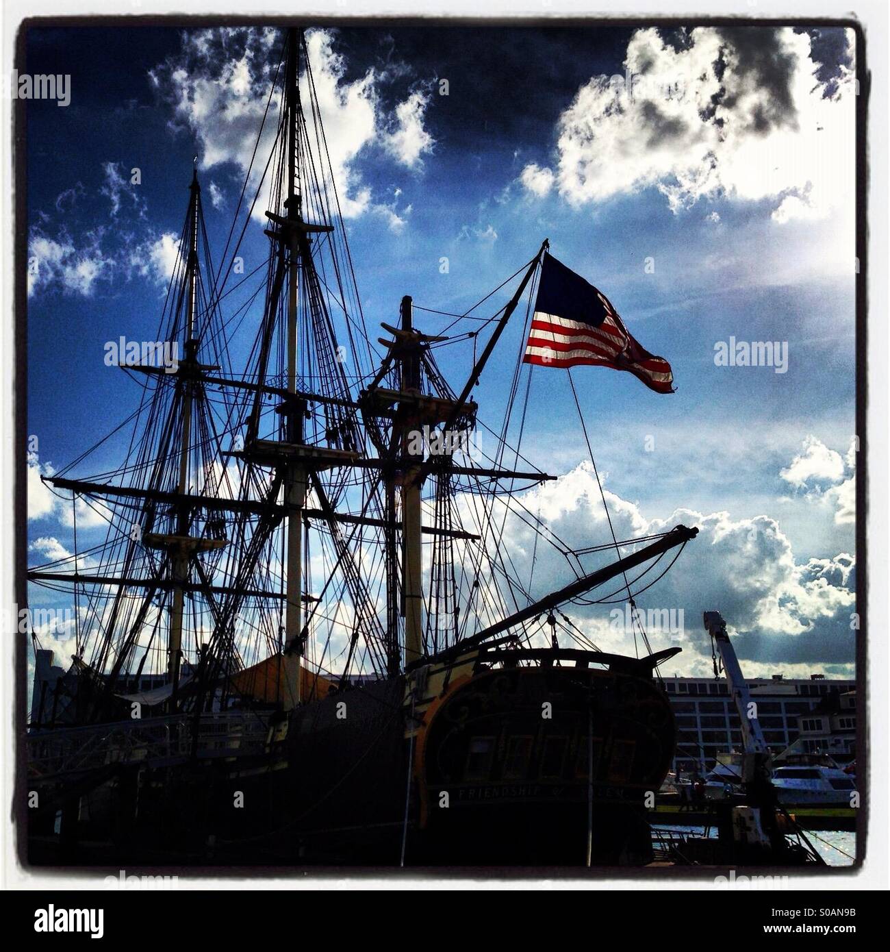 Ship with american flag hi-res stock photography and images - Alamy