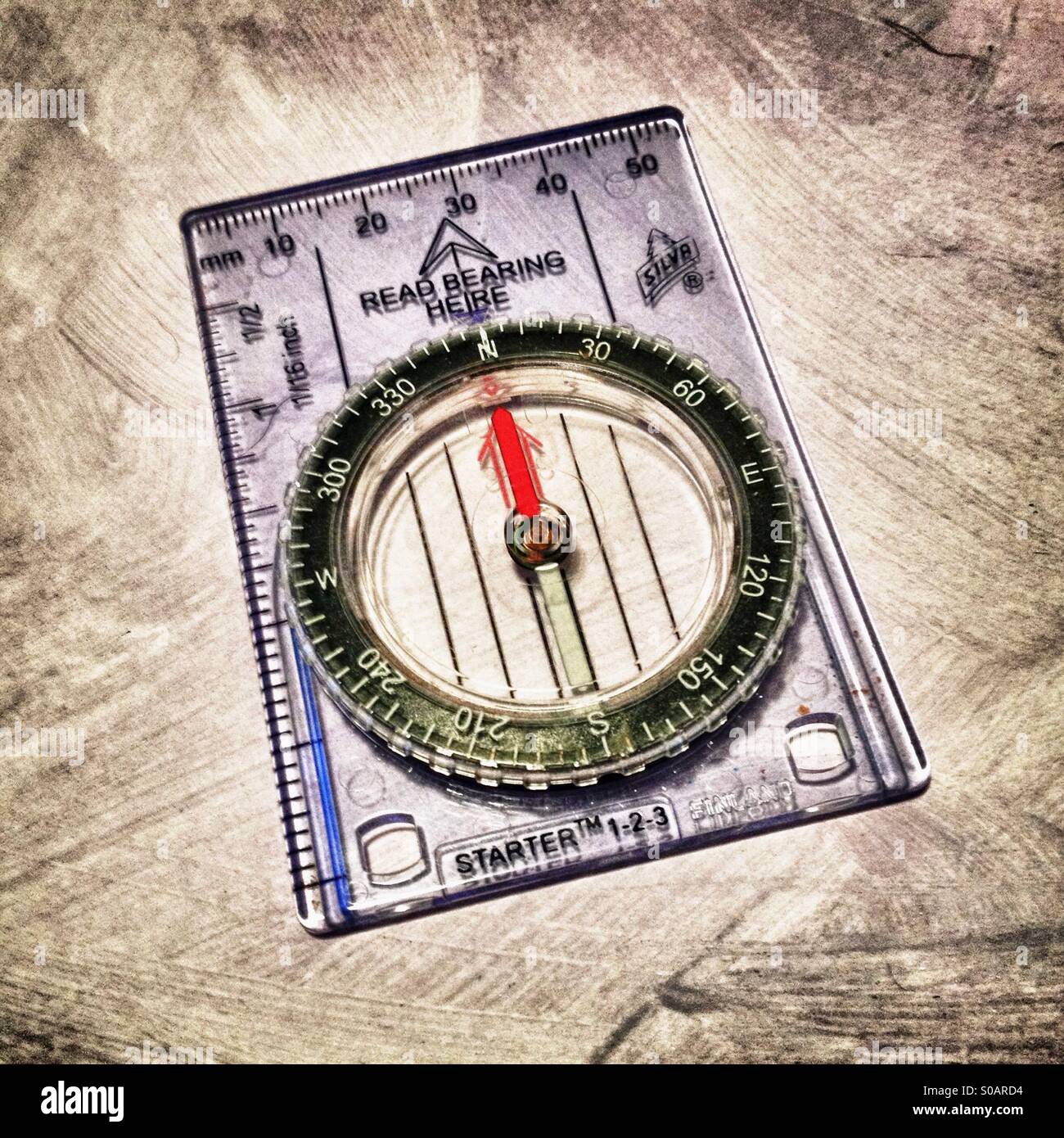 North pointing hi-res stock photography and images - Alamy