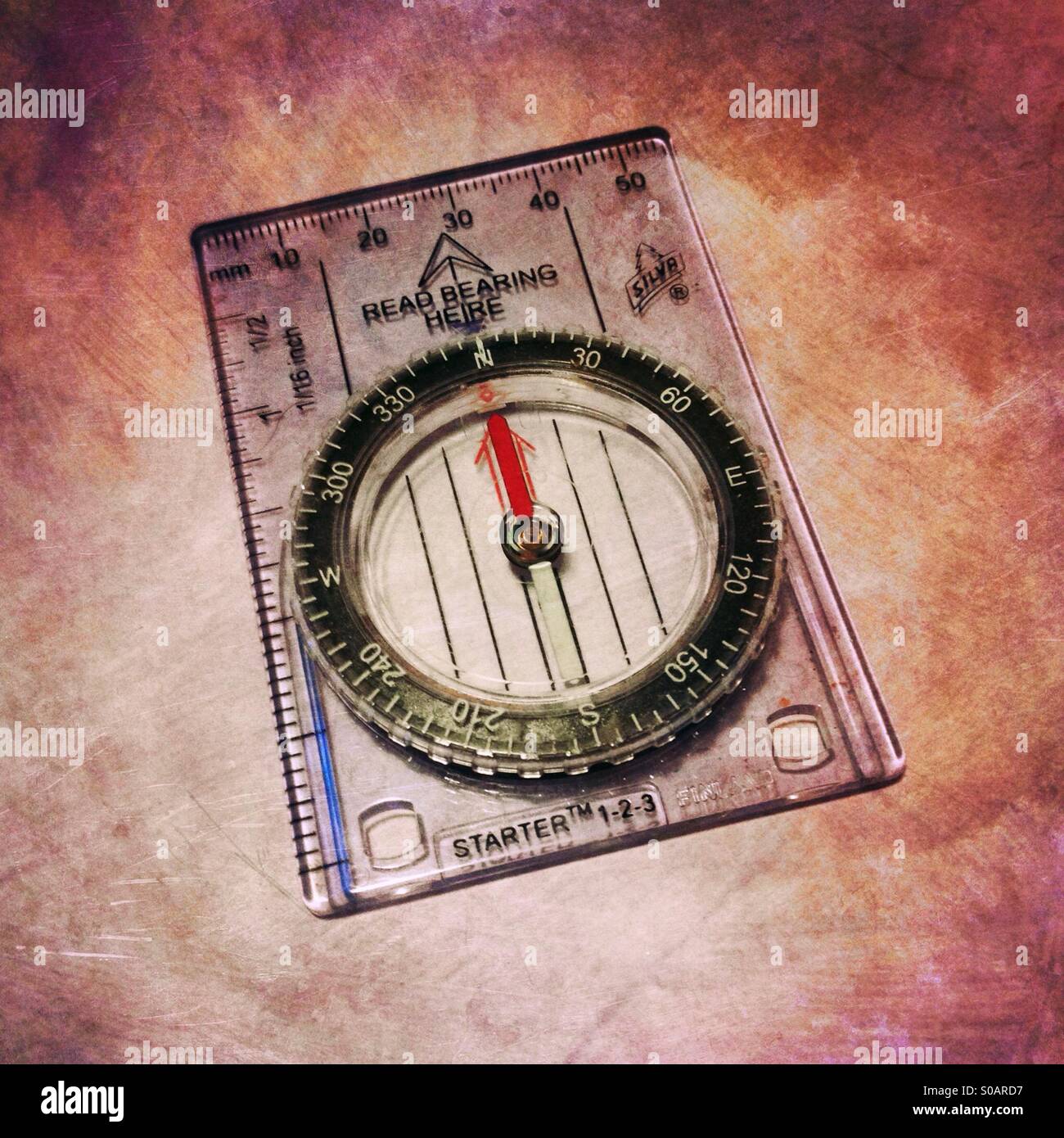 North pointing hi-res stock photography and images - Alamy