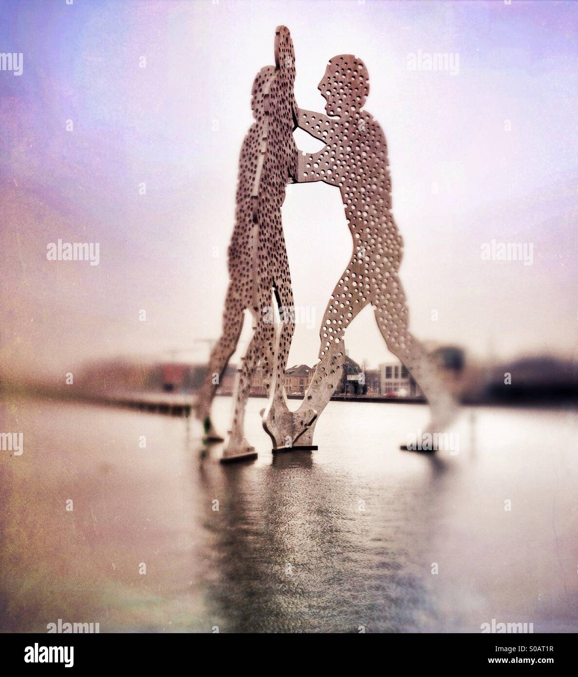 Statue molecule man hi-res stock photography and images - Alamy