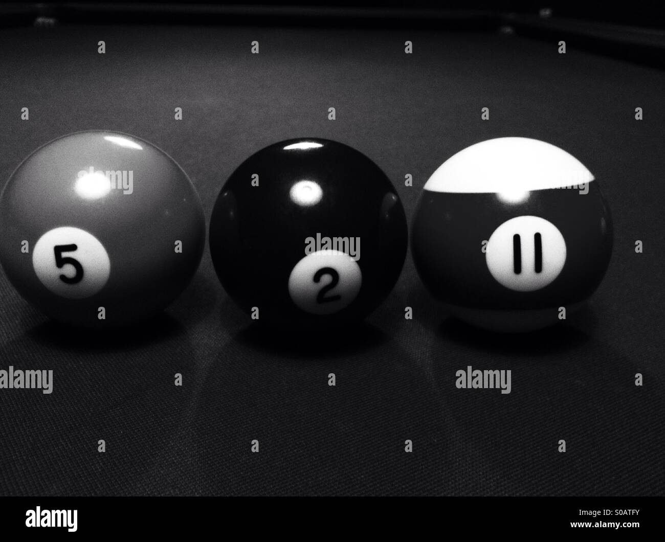 White snooker ball hi-res stock photography and images - Alamy