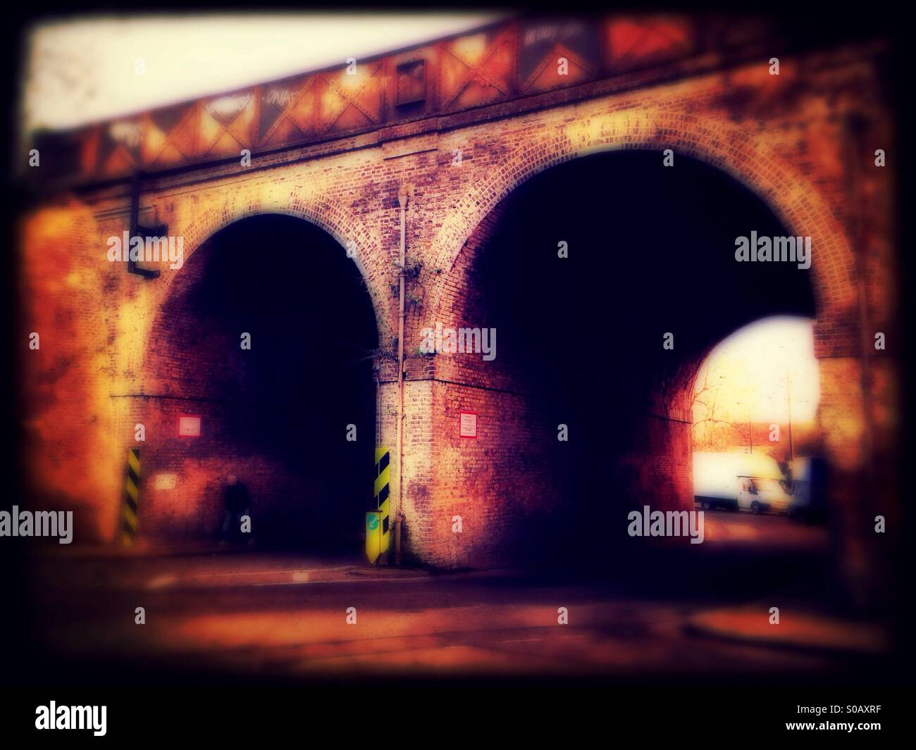 Dark area underneath bridge hi-res stock photography and images - Alamy