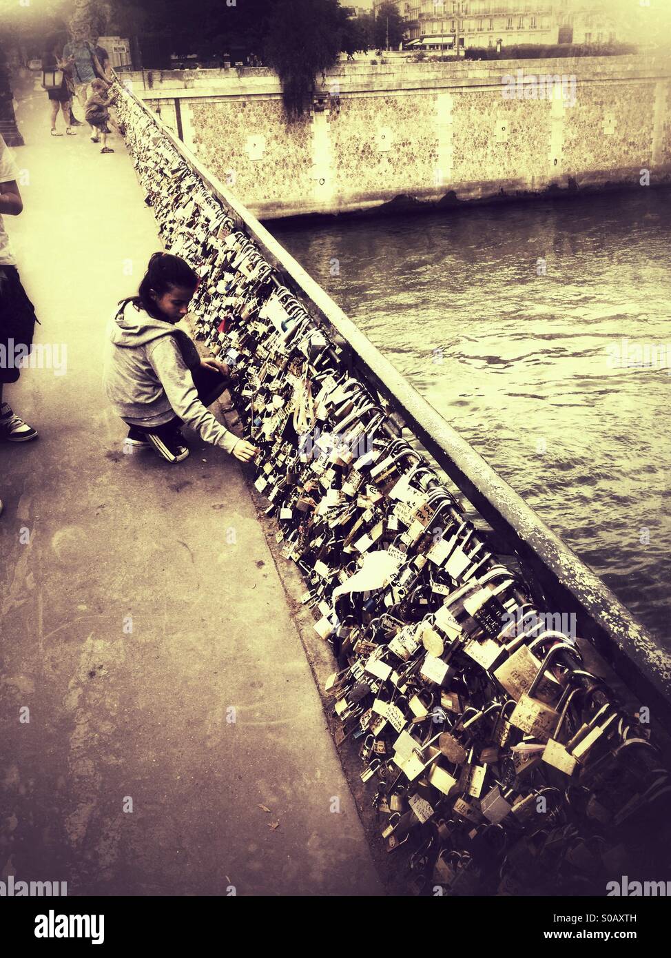 Locks on bridge paris hi-res stock photography and images - Alamy