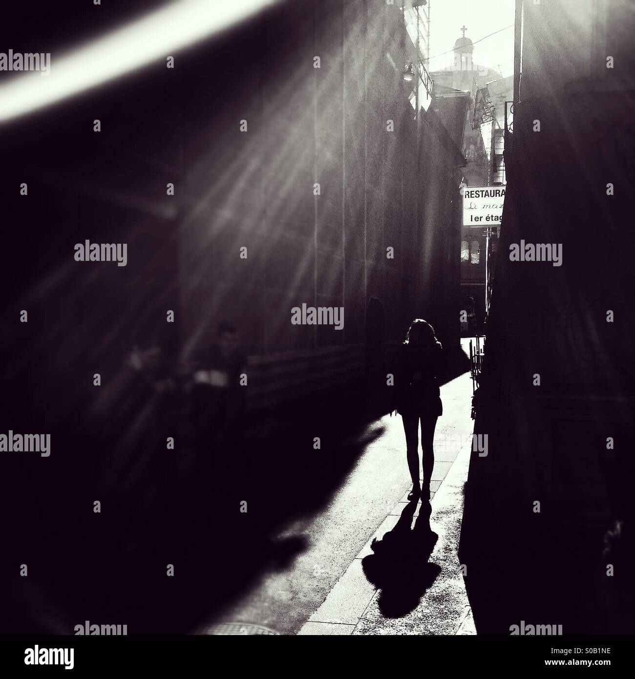Shadowy figure hi-res stock photography and images - Alamy