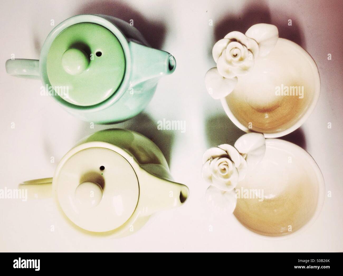 Vintage tea party hi-res stock photography and images - Alamy