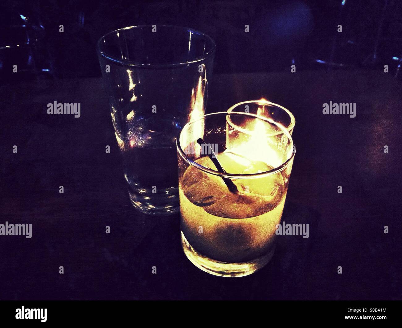 Intimate bar setting hi-res stock photography and images - Alamy