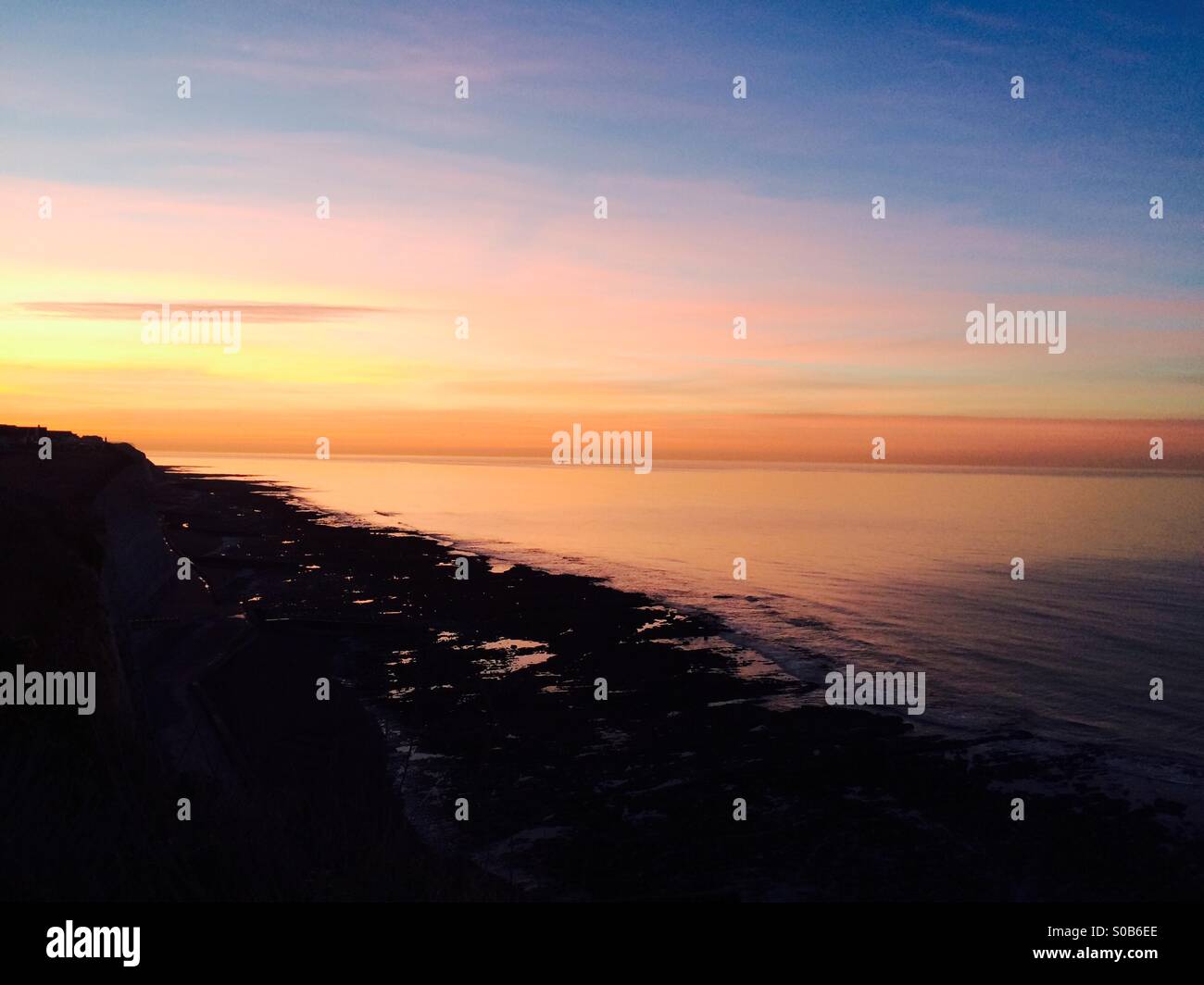 Sunrise over the english channel hi-res stock photography and images ...