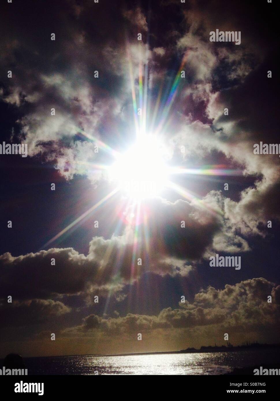 Dazzling sunlight hi-res stock photography and images - Alamy