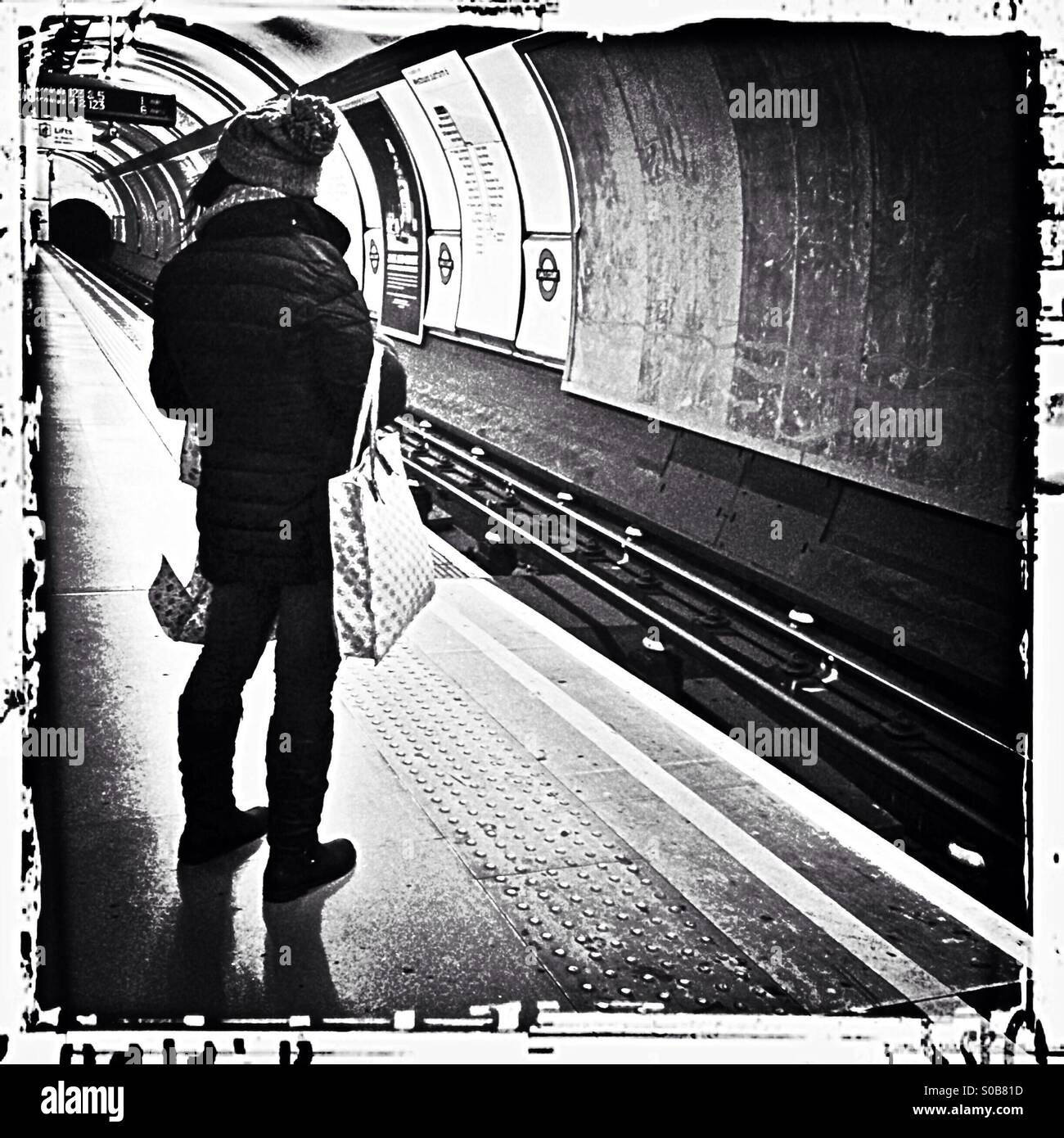 Tube platform at Earl's Court underground station, Royal Borough of ...