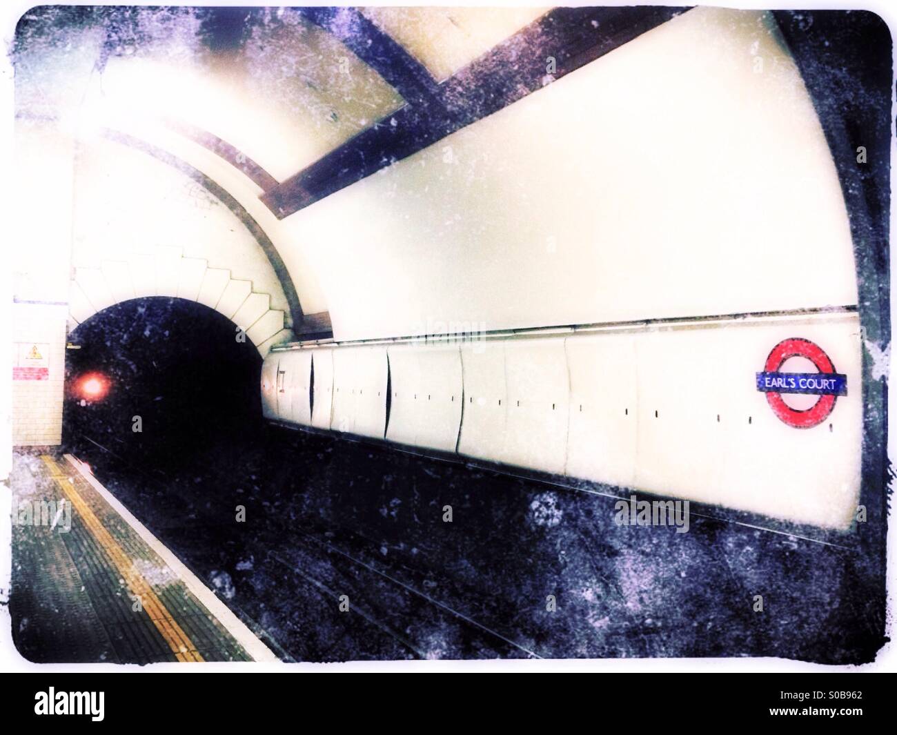 London underground track tunnel hi-res stock photography and images - Alamy