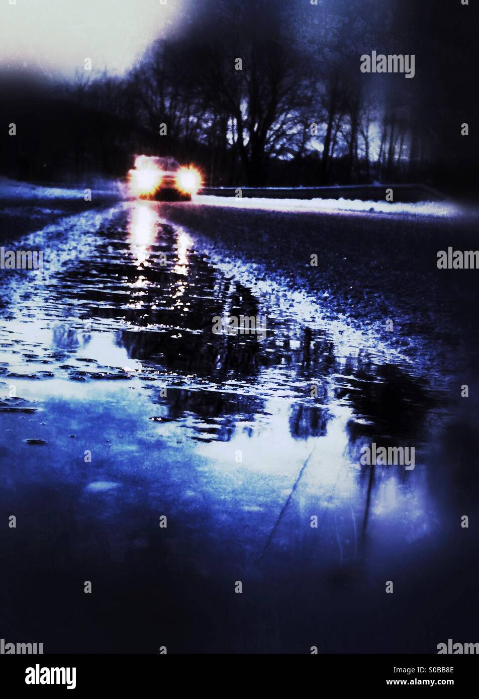 Car puddle hi-res stock photography and images - Alamy