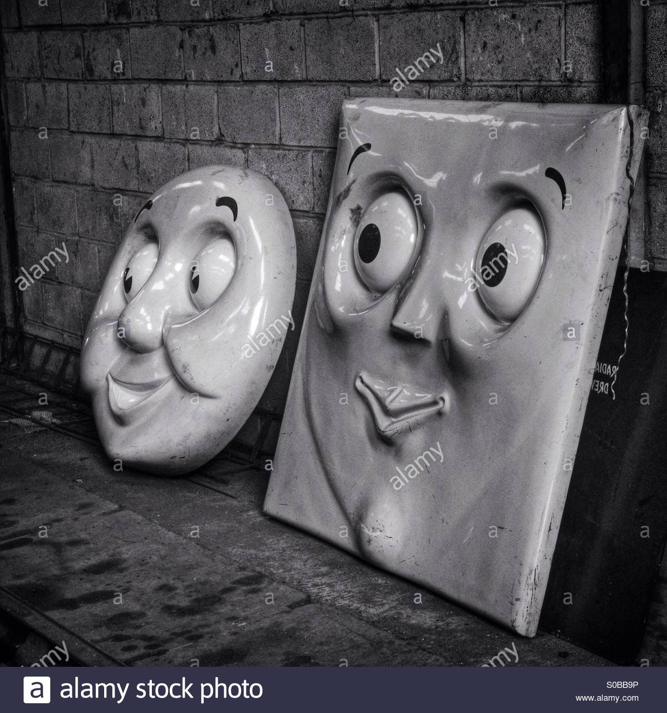 Round Faces High Resolution Stock Photography and Images - Alamy